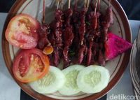 Sambut Imlek Ada Sate Entok Bumbu Buah Naga Merah di Banjarnegara