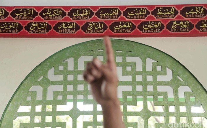 Melihat Keunikan Arsitektur Musala Babah Alun di Kolong Tol Jakarta