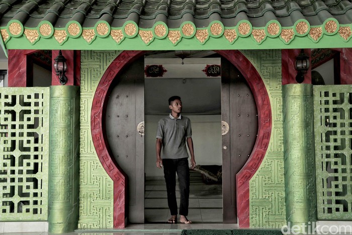 Melihat Keunikan Arsitektur Musala Babah Alun di Kolong Tol Jakarta