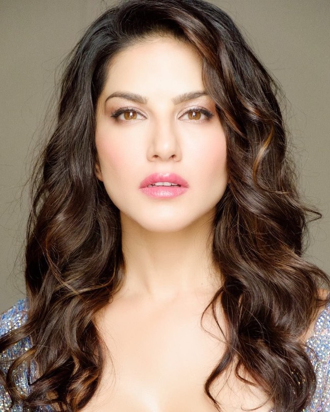 Foto: Eks Bintang Porno yang Jadi Selebriti Wanita Paling Dicari di India