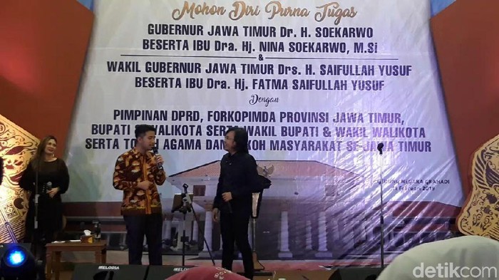 Duet dengan Emil Dardak, Ari Lasso: Ternyata Suaranya Bagus Duet dengan Emil Dardak, Ari Lasso: Ternyata Suaranya Bagus