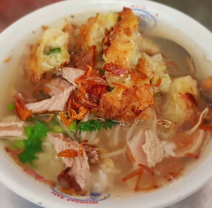 Lagi Flu? Enaknya Sarapan Nasi Sop yang Hangat Kaya Nutrisi Ini