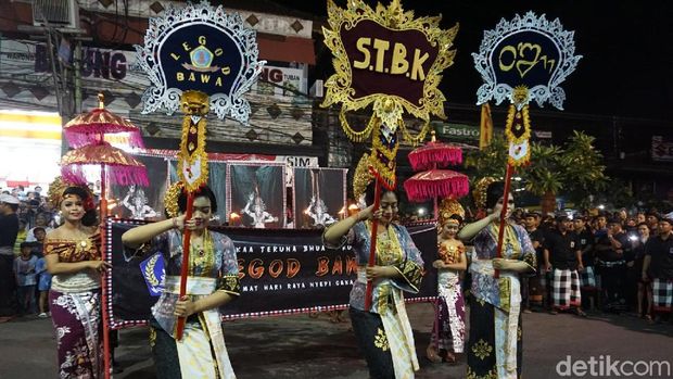 Meriahnya Sendratari Ogoh-ogoh di Desa Adat Tuban Bali Meriahnya Sendratari Ogoh-ogoh di Desa Adat Tuban Bali