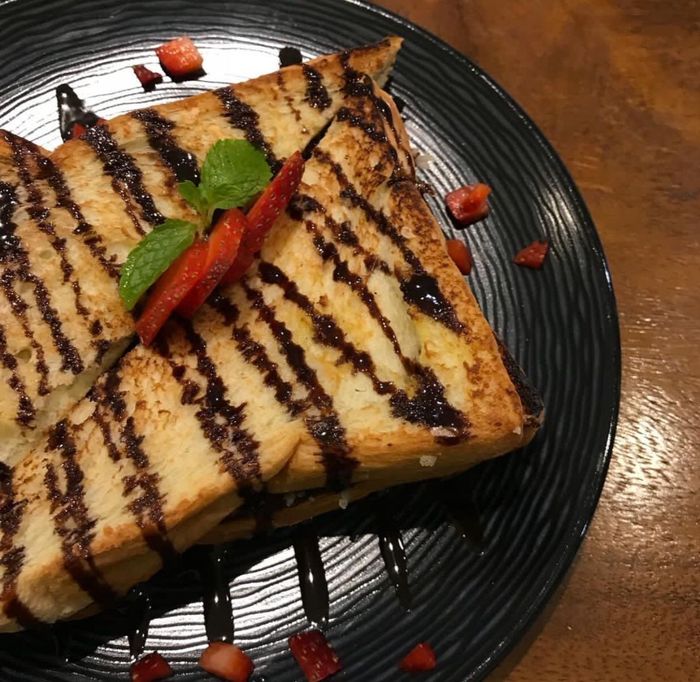 Sarapan Roti Panggang? Ini 10 Ide Roti Panggang Cokelat yang Lezat