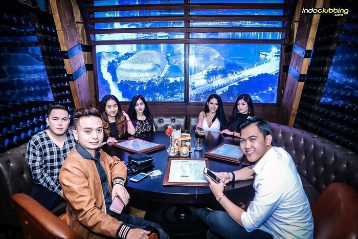 Gaya Kulineran Hits Vieranni, Model Cantik yang Dirayu Vicky Prasetyo