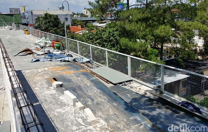 Melihat Proyek Mangkrak Teras Cihampelas yang Membahayakan