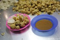 Bacol, Gorengan Mini Dicocol Bumbu Asam Pedas Favorit Warga Cimahi