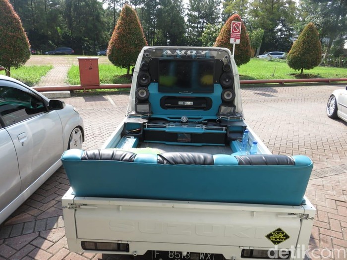 Mobil Pengangkut Sayur Dimodifikasi