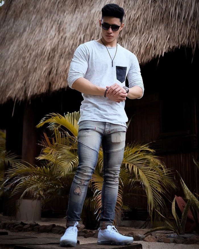 Angkat Beban Sejak Umur 13 Tahun, Begini Jadinya Badan Seksi Enrique Dustin