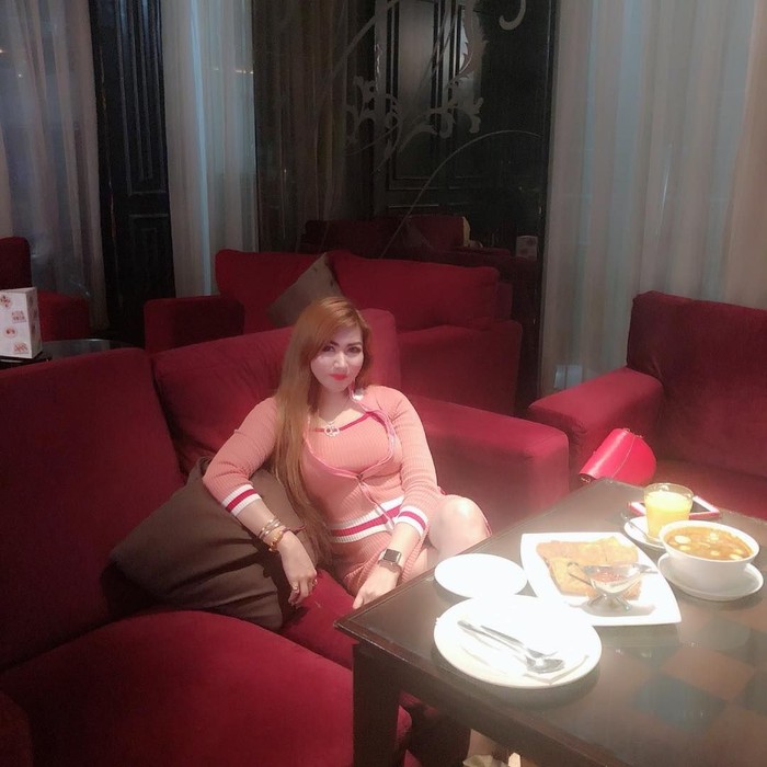 Mengintip Gaya Kulineran Pengacara Seksi Diah Orin yang Bak Sosialita