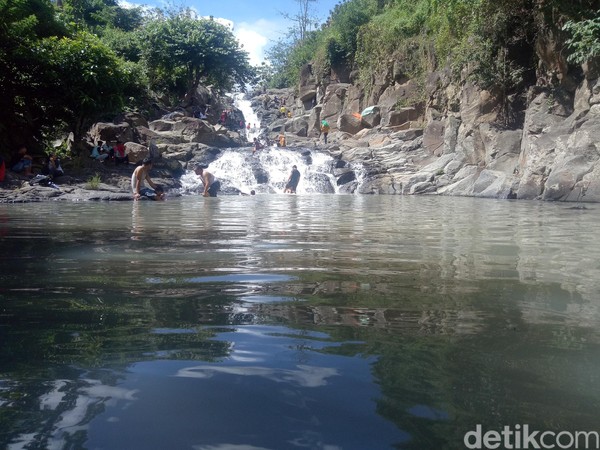 Potret Surga Alami di Pinggir Kota Dompu