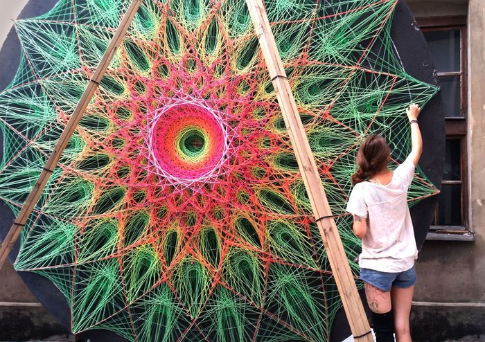 Terpukau Instalasi String Art yang Kece Abis