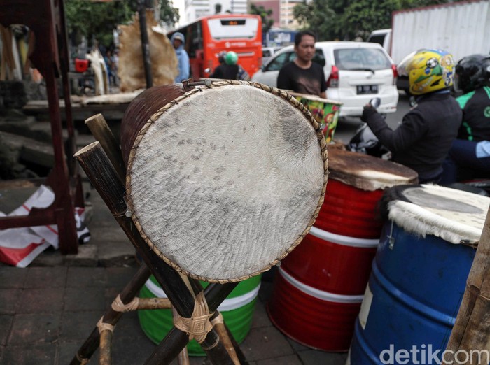 Yuk, Lihat Proses Pembuatan Bedug di Tanah Abang