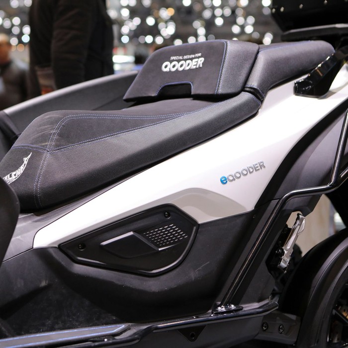 Tampang Motor Listrik 4 Roda Pertama di Dunia