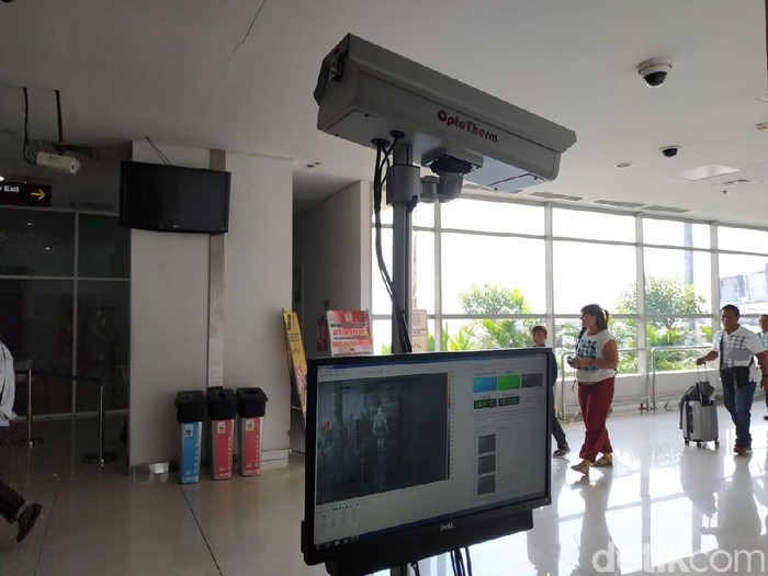 Penumpang Turun Juanda dari Luar Negeri Dideteksi Virus Cacar Monyet Penumpang Turun Juanda dari Luar Negeri Dideteksi Virus Cacar Monyet