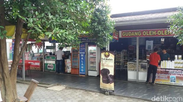 Tinggalkan Bandung Lupa Beli Oleh-oleh? Mampir di Rest Area KM 125 Tinggalkan Bandung Lupa Beli Oleh-oleh? Mampir di Rest Area KM 125