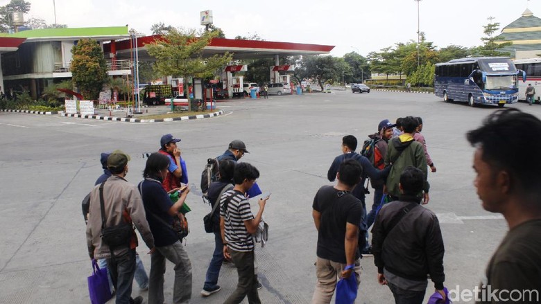 Tinggalkan Bandung Lupa Beli Oleh-oleh? Mampir di Rest Area KM 125 Tinggalkan Bandung Lupa Beli Oleh-oleh? Mampir di Rest Area KM 125