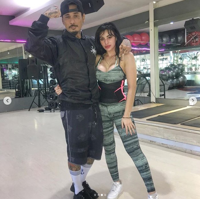 Potret Nora Alexandra dan Jerinx yang Makin Mesra