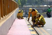 Ini Penjelasan Serta Fungsi Warna Putih dan Kuning pada Marka Jalan