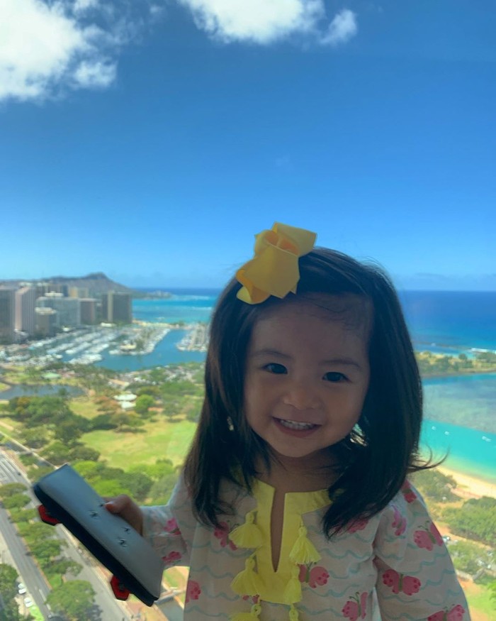 Gemasnya! Gaya Makan Baby Chanco, Bayi yang Viral karena Rambut Super Tebal