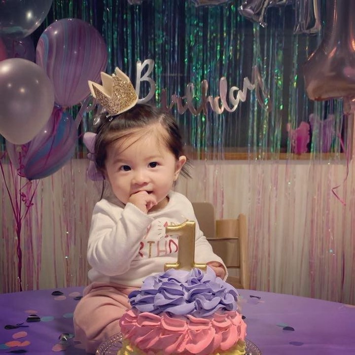 Gemasnya! Gaya Makan Baby Chanco, Bayi yang Viral karena Rambut Super Tebal