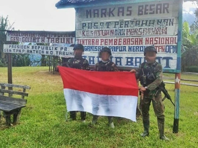 Viral Foto TNI Rebut Markas OPM, Begini Cerita di Baliknya