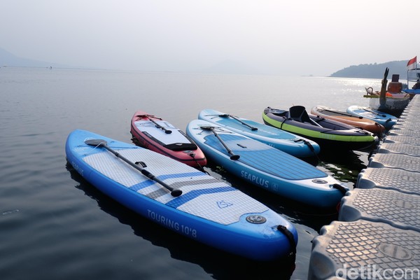 Foto: Bu Susi, Ada Tempat Main Paddle Board Nih di Purwakarta