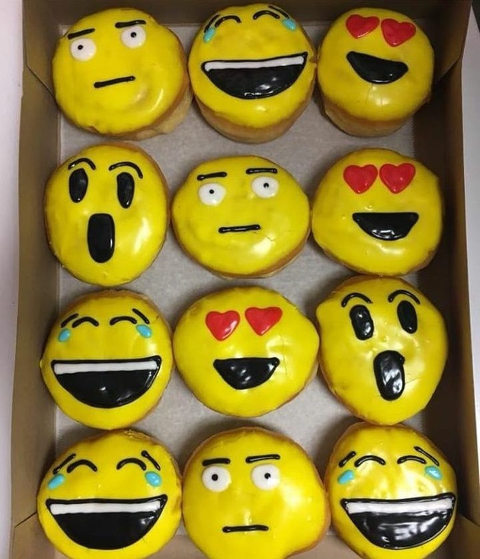 Warna-Warni Donat Bentuk Nanas hingga Elmo yang Empuk Menggemaskan