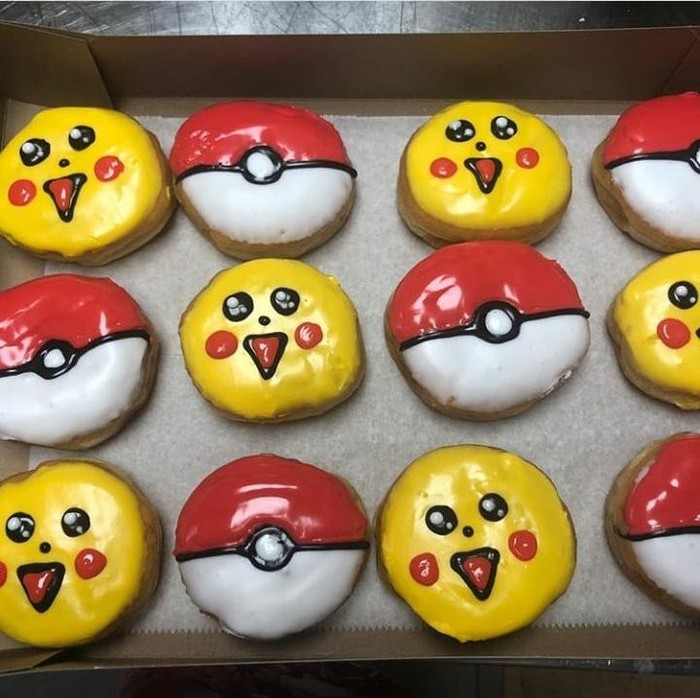 Warna-Warni Donat Bentuk Nanas hingga Elmo yang Empuk Menggemaskan