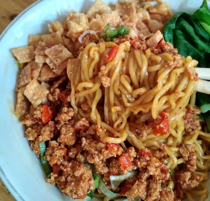 Yamien Ayam yang Gurih Manis Cocok Buat Penyemangat Senin Pagi