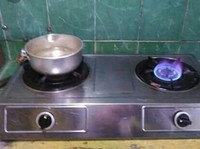 Meme Kocak Masak Terbalik hingga Pose Ngopi Biduan Dangdut