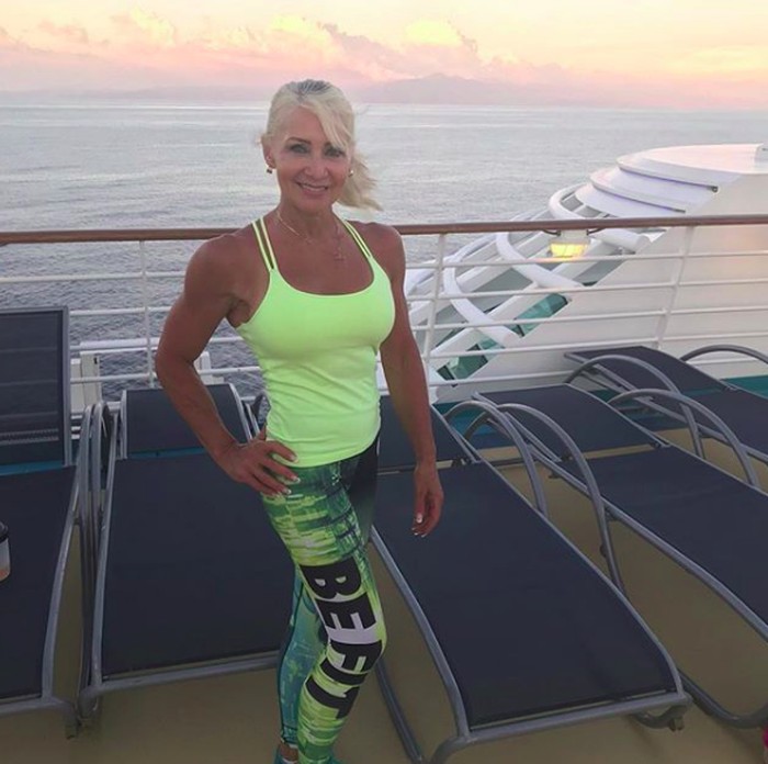 Foto: Liburannya Si Nenek Kekar, Lynda Jager