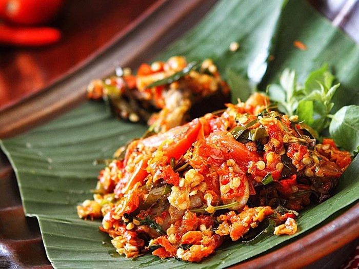 Serba Sambal! Warung Tenda Ini Punya Racikan Sambal Super Pedas yang Hits Serba Sambal! Warung Tenda Ini Punya Racikan Sambal Super Pedas yang Hits