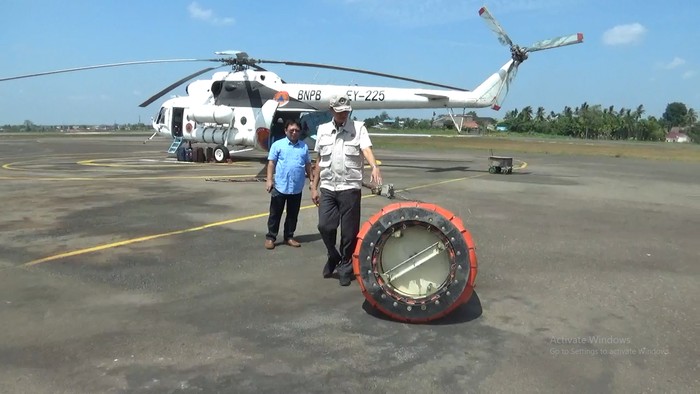 BNPB Kirim Heli Water Bombing Bantu Padamkan Kebakaran Lahan di Jambi