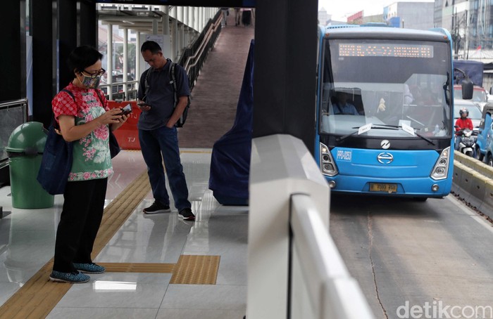 Sudah Normal, Begini Suasana di Halte TransJ Pemuda Rawamangun
