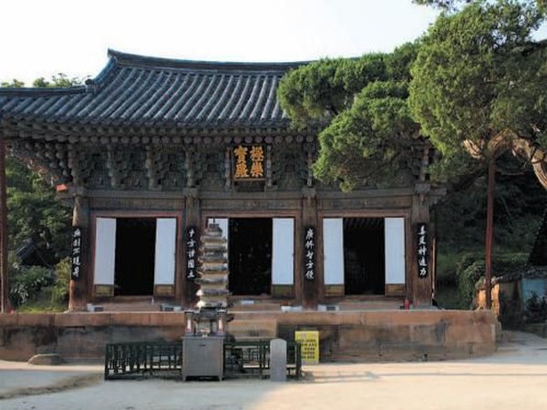 Foto: Kuil Paling Romantis di Korea Selatan