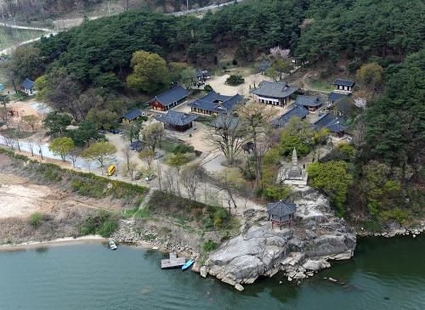 Foto: Kuil Paling Romantis di Korea Selatan