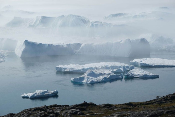 Potret Gunung Es di Greenland Mencair