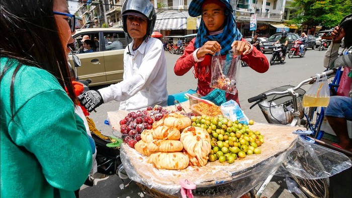 Sate Kodok hingga Kecoak Tumis, Jajanan Kaki Lima Populer di Siem Reap