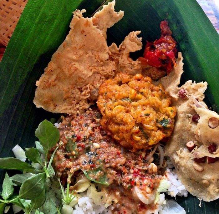 Biar Tetap Sehat Pagi Ini Enaknya Makan Pecel Pincuk yang Sedap