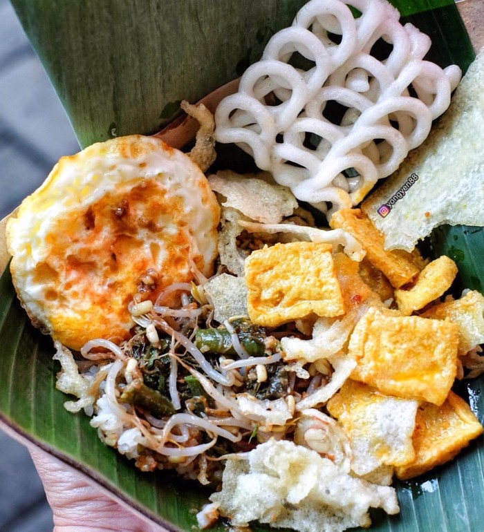 Biar Tetap Sehat Pagi Ini Enaknya Makan Pecel Pincuk yang Sedap