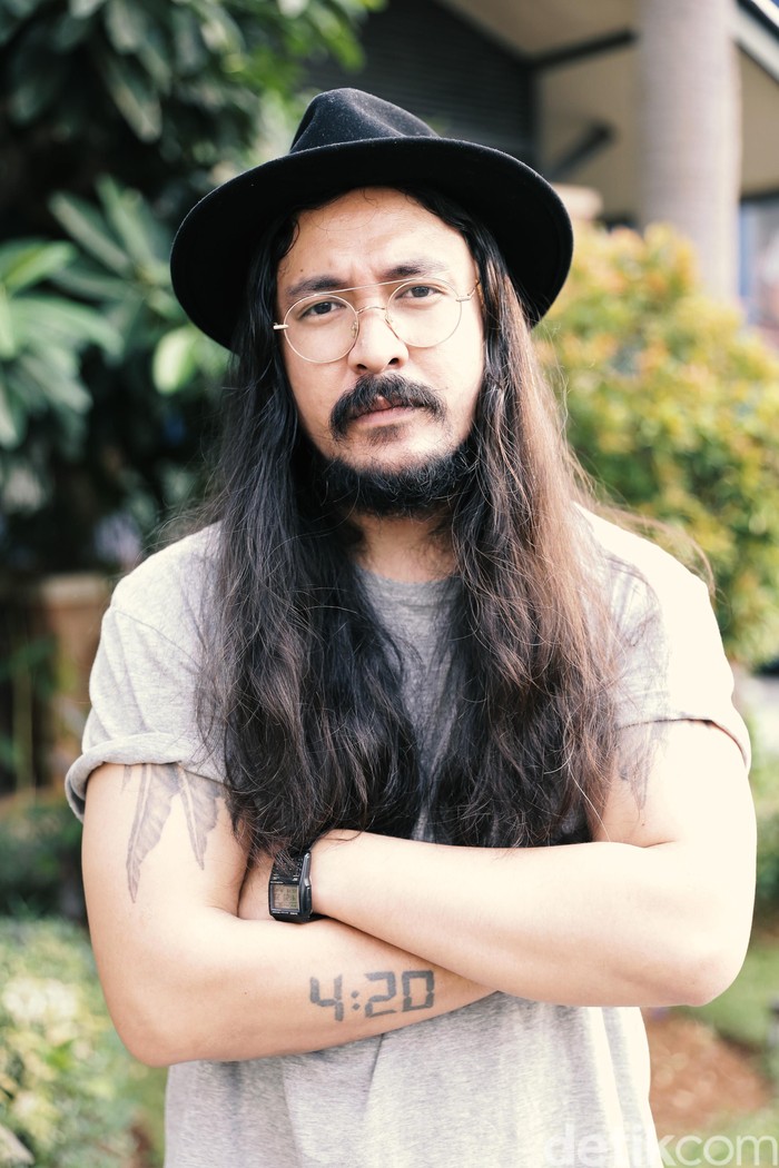 Makna di Balik Lagu-lagu Marcello Tahitoe dalam 'Antistatis' Makna di Balik Lagu-lagu Marcello Tahitoe dalam 'Antistatis'