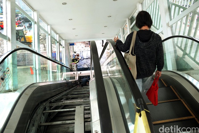 Perawatan dan Pemeliharaan Eskalator JPO Salemba