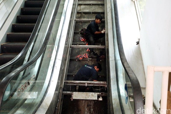 Perawatan dan Pemeliharaan Eskalator JPO Salemba