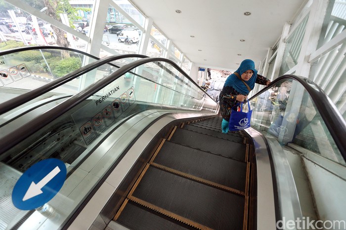 Perawatan dan Pemeliharaan Eskalator JPO Salemba