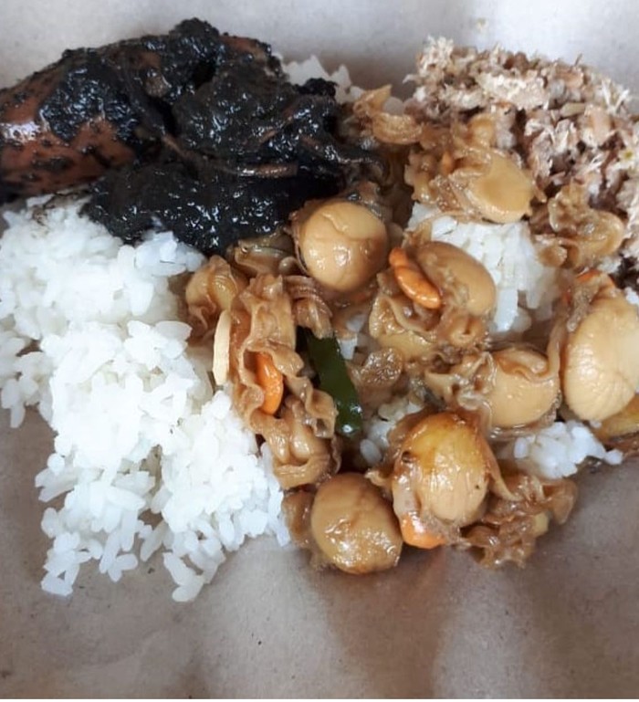 Mantul! Pagi Ini Menyantap Sego Megono yang Sedap Murah