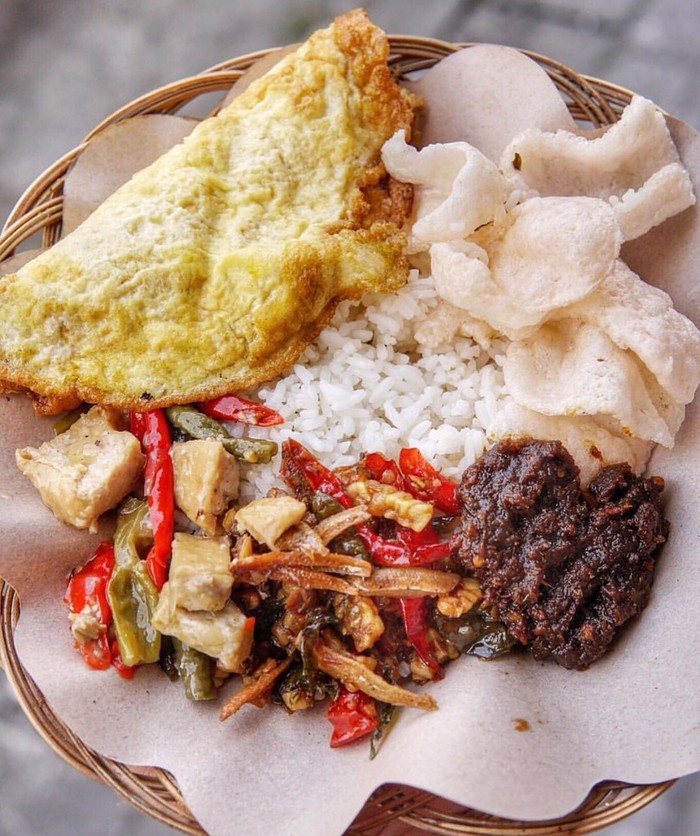 Ayo, Sarapan Nasi Langgi, Nasi Campur Paling Enak di Jawa!
