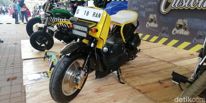 Motor Modifikasi Keluarga Jokowi Dalam Satu Atap