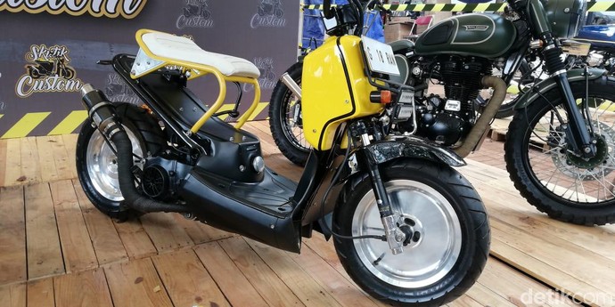Motor Modifikasi Keluarga Jokowi Dalam Satu Atap