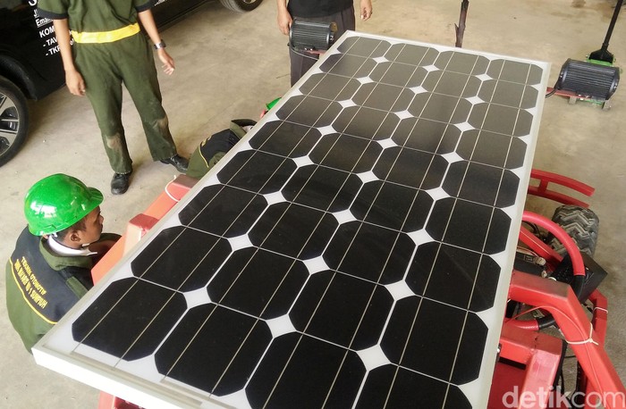 Mobil Listrik Tenaga Surya Buatan SMK